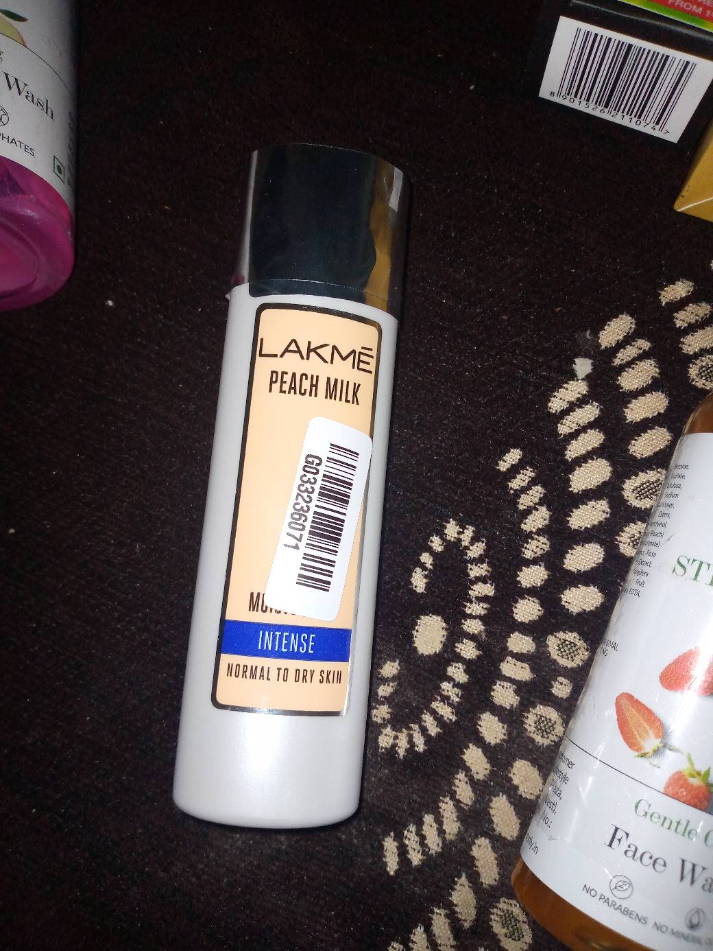 Lakme Peach Milk Intense Moisturizer Lotion (120 ml)