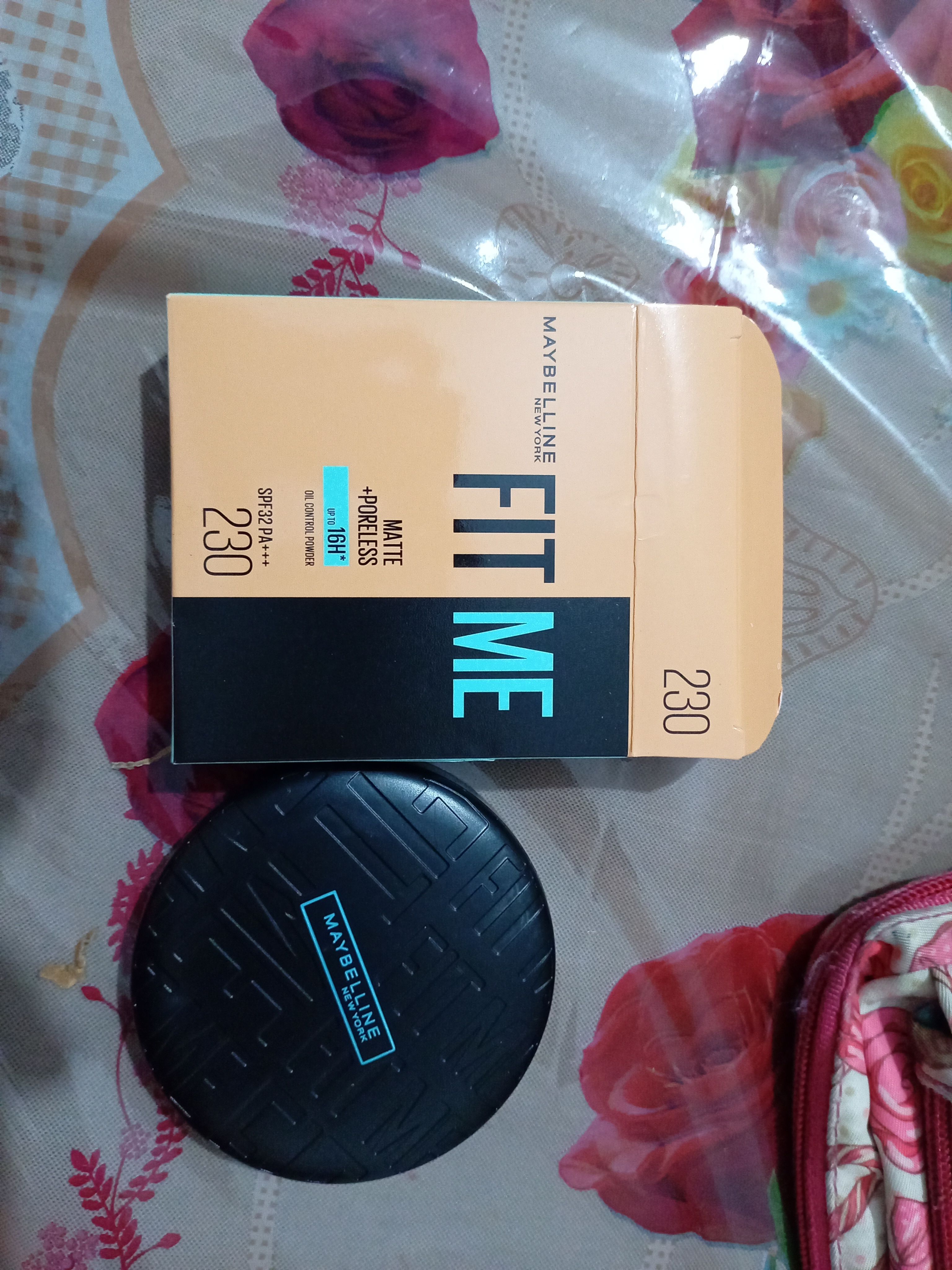 Maybelline New York Fit Me Matte + Poreless Compact Powder, 230 Natural Buff, 6g